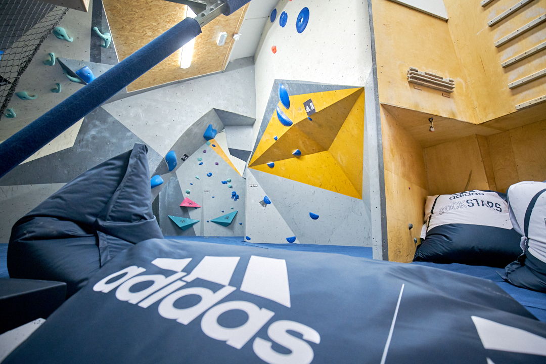 Rock climbing London at The Climbing Hangar | Bouldering London