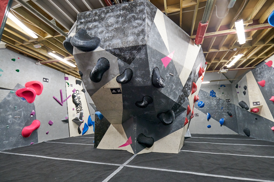 Rock climbing London at The Climbing Hangar | Bouldering London