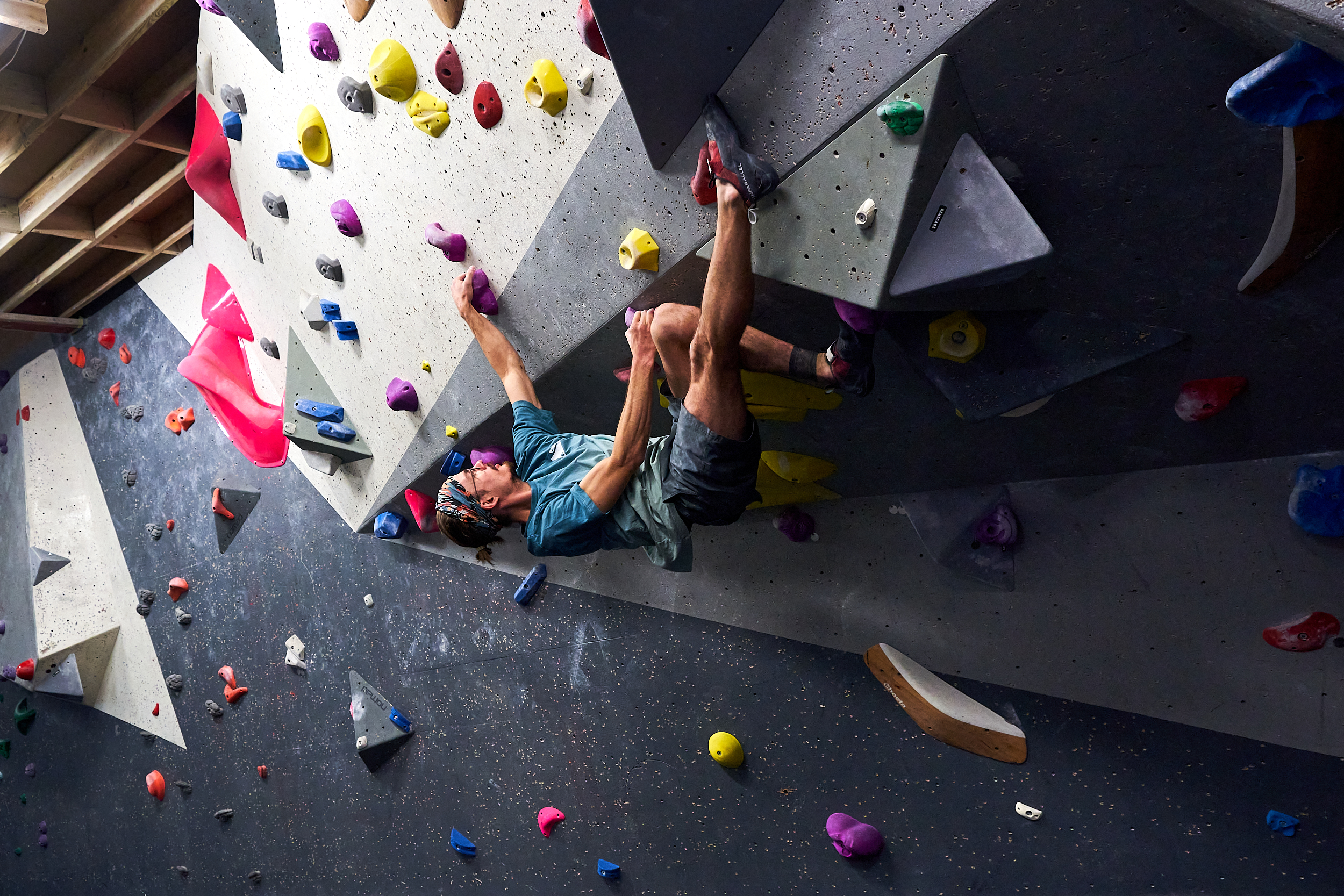 Rock climbing London at The Climbing Hangar | Bouldering London